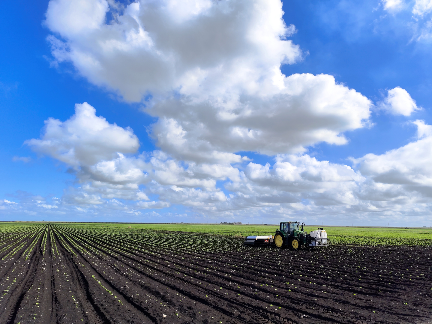 ARA Field Sprayer - Ecorobotix